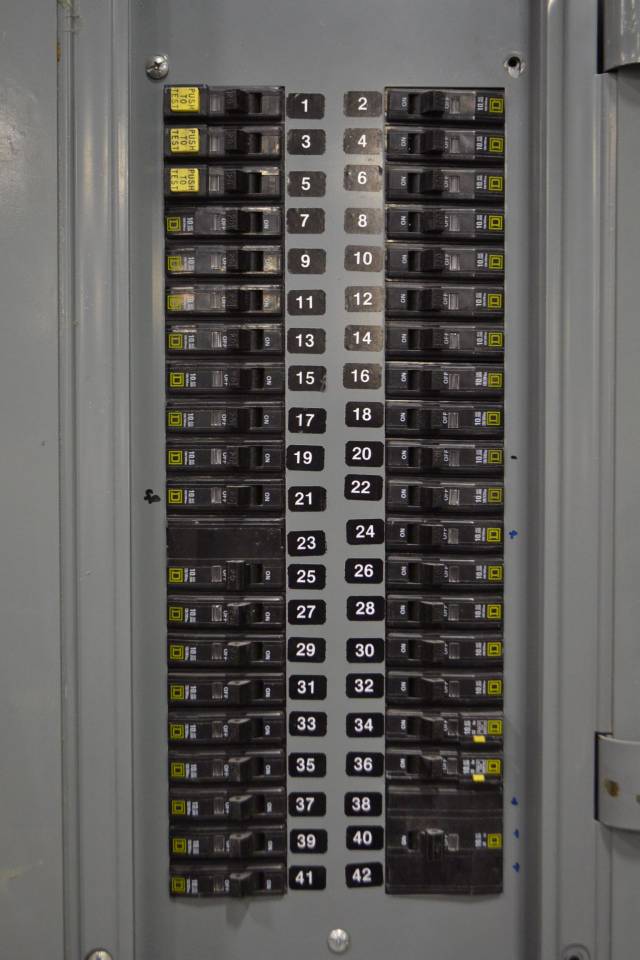 SQUARE D NQOD442L225CU NQODKA 225A AMP 240V-AC DISTRIBUTION PANEL BOARD ...