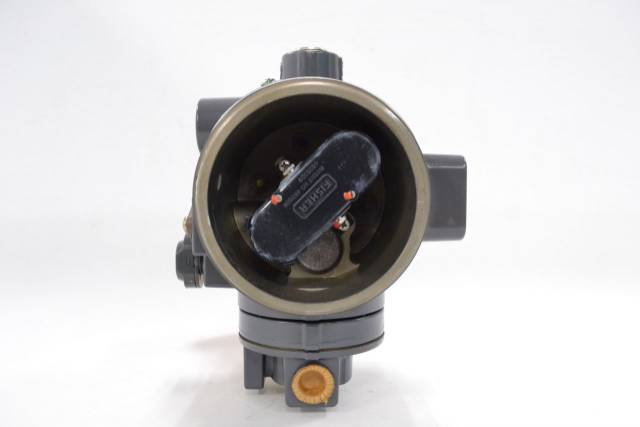 FISHER I2P-100 ELECTRO PNEUMATIC 3-15PSI 30V-DC TRANSDUCER B327355