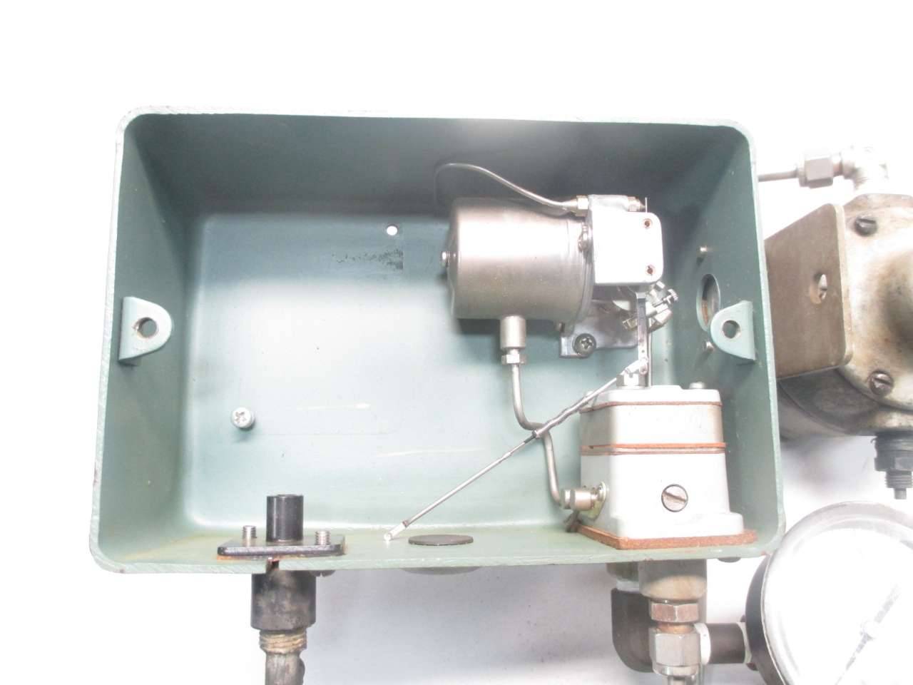 Foxboro 44BP W/ Pneumatic Regulator Pressure Transmitter D470071