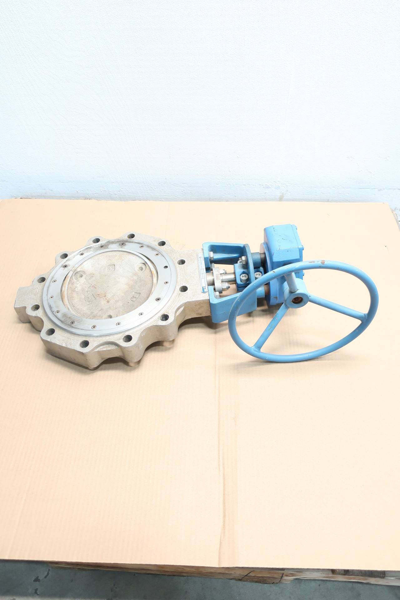Neles Jamesbury 815L-11-3600-TT Manual Stainless Butterfly Valve 10in