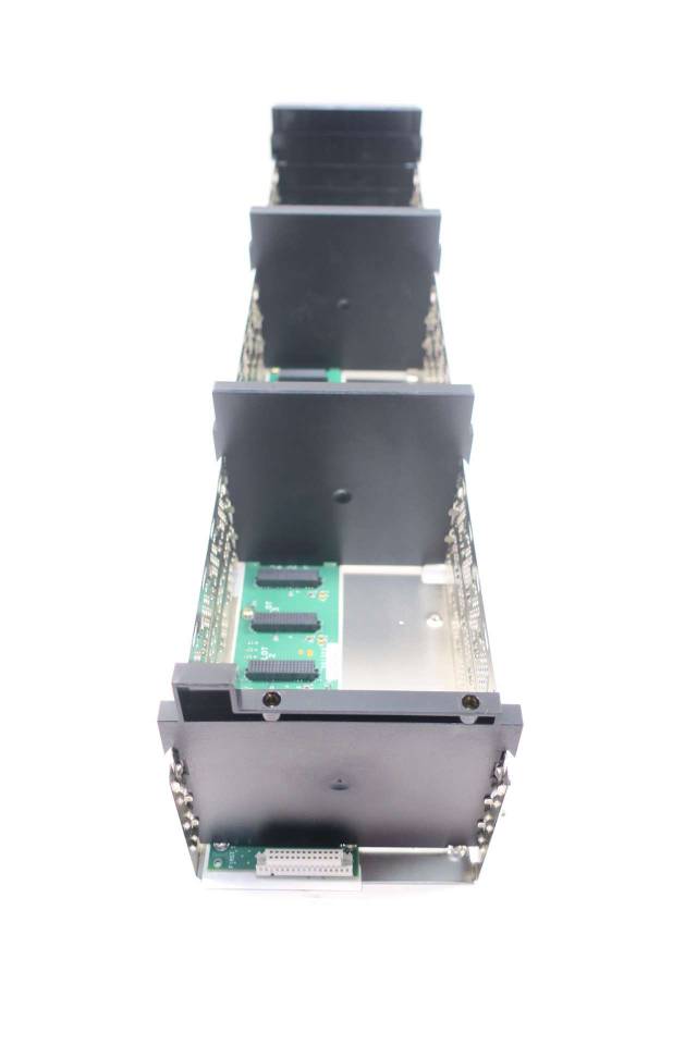 ALLEN BRADLEY 1756-A17 CONTROLLOGIX 17 SLOT CHASSIS SER B REV E01 D532877