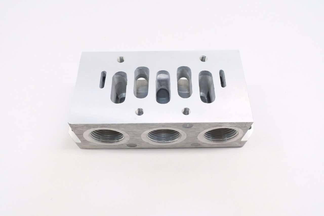 Rexroth R432015310 Subbase 1 In Npt Pneumatic Valve Body Manifold D538113