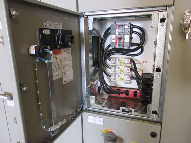 ABB MNS-MCC 3X VERTICAL MCC SECTIONS 13X FEEDER BUCKET SWITCHGEAR D543743