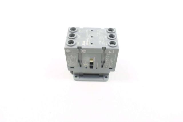 ABB OT40FT3 1SCA104940R1001 DISCONNECT SWITCH 40A AMP 3P 600V-AC D571250