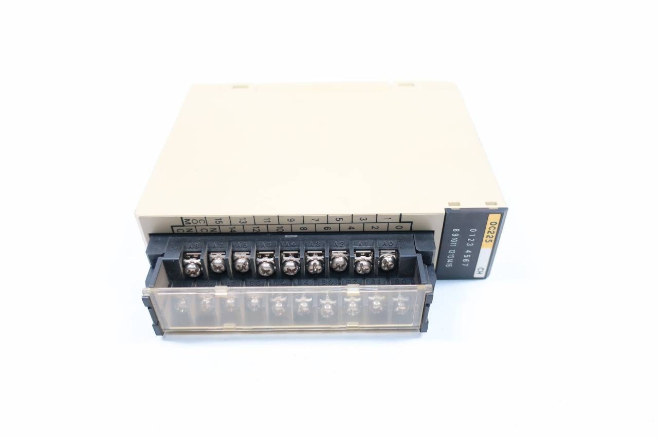 Omron C200H-OC225 Output Module