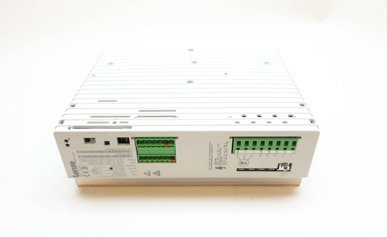LENZE EVF8211-E 400V-AC 0-480HZ 0-400V-AC 0.75KW AC VFD DRIVE