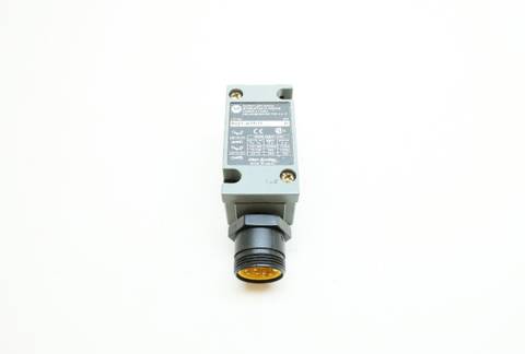 Omron D5A-3200 Limit Switch 24v-ac