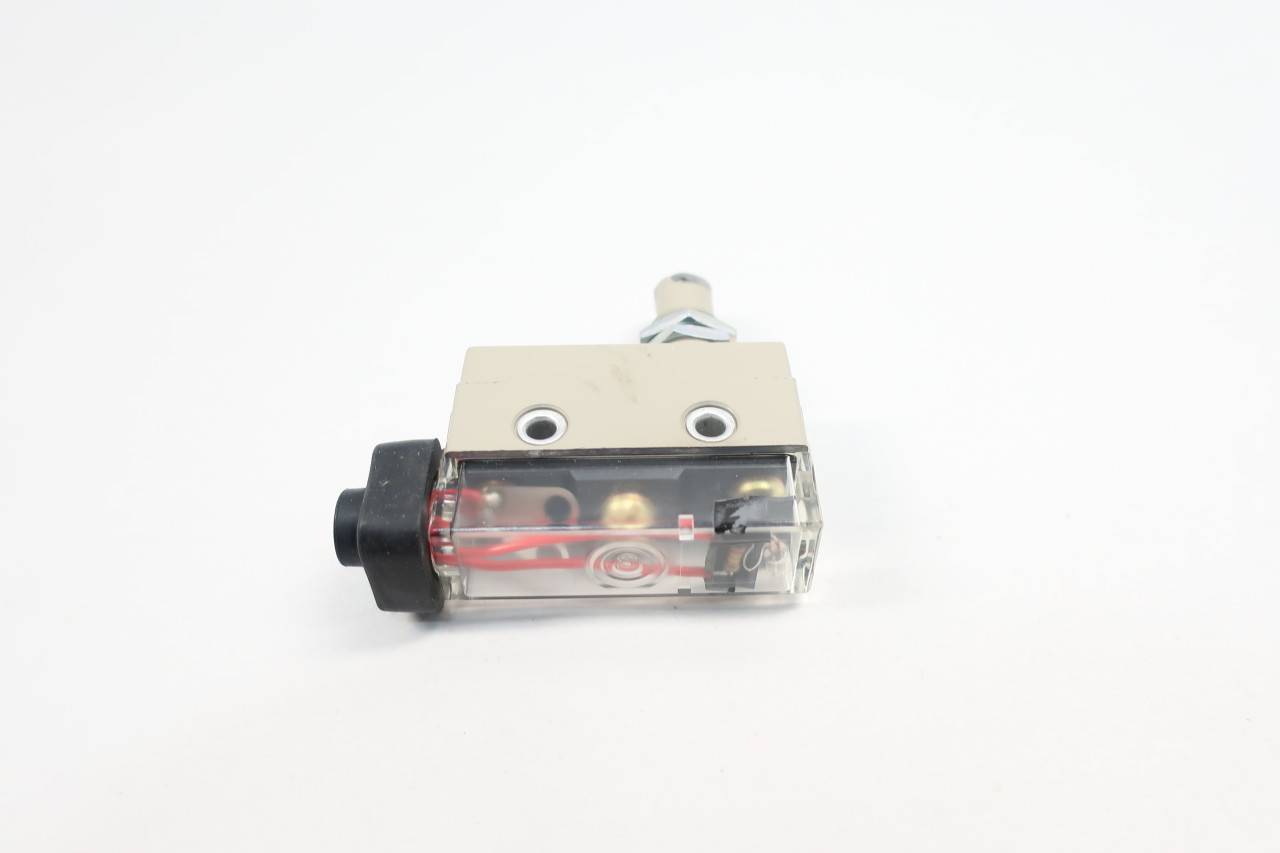 Omron ZC-Q2255-L Limit Switch 250v-ac