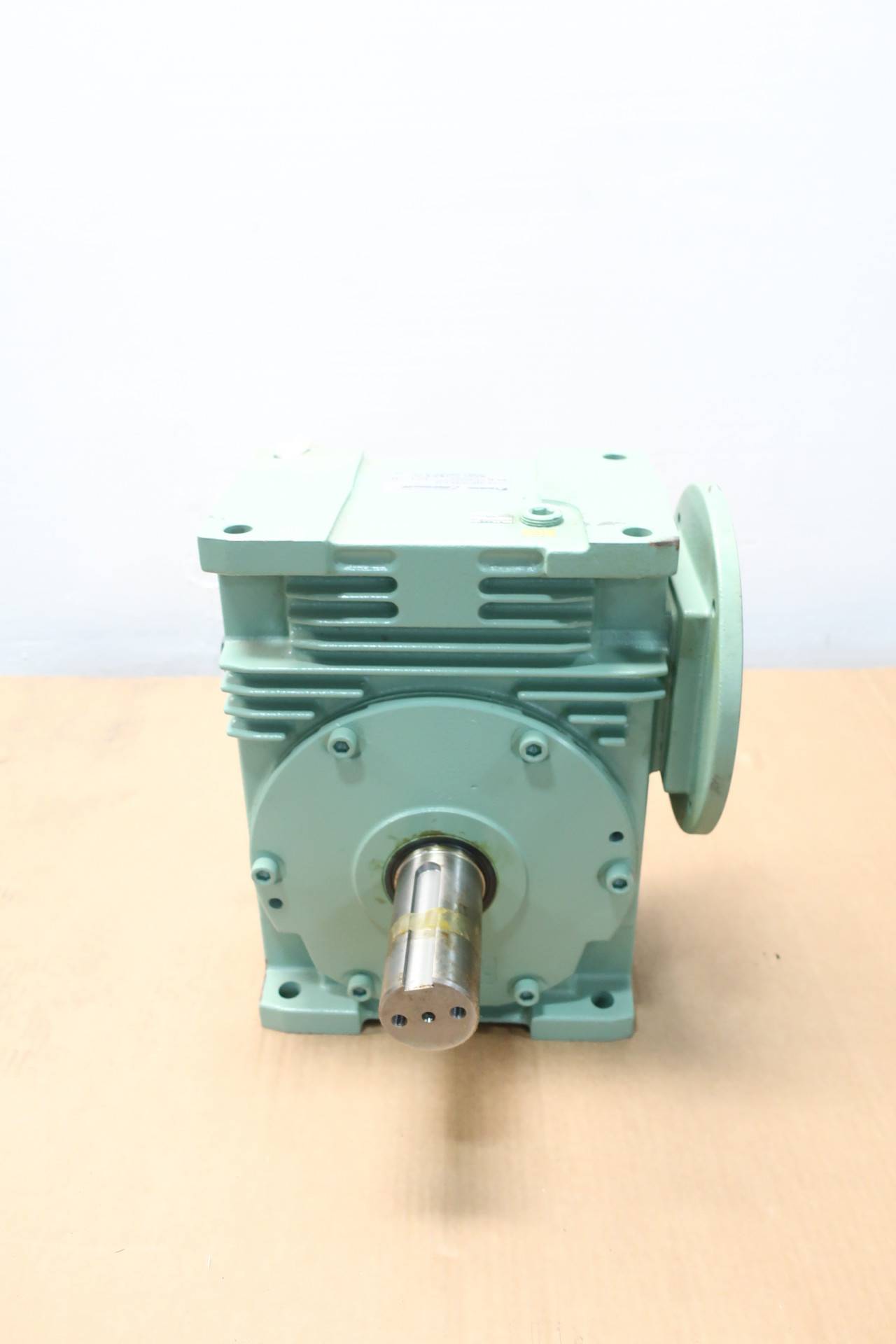 Tsubaki EWM125T60L370Y Emerworm Right Angle Gear Reducer 1:60