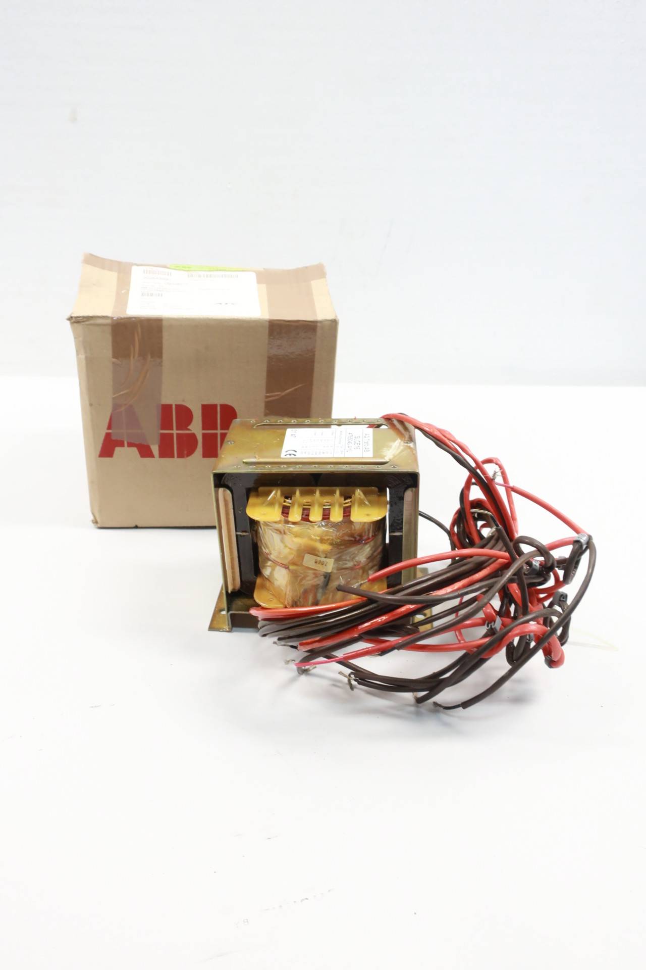 Abb SLCE16 4785040-AYU Aq Trafo Ab Voltage Transformer