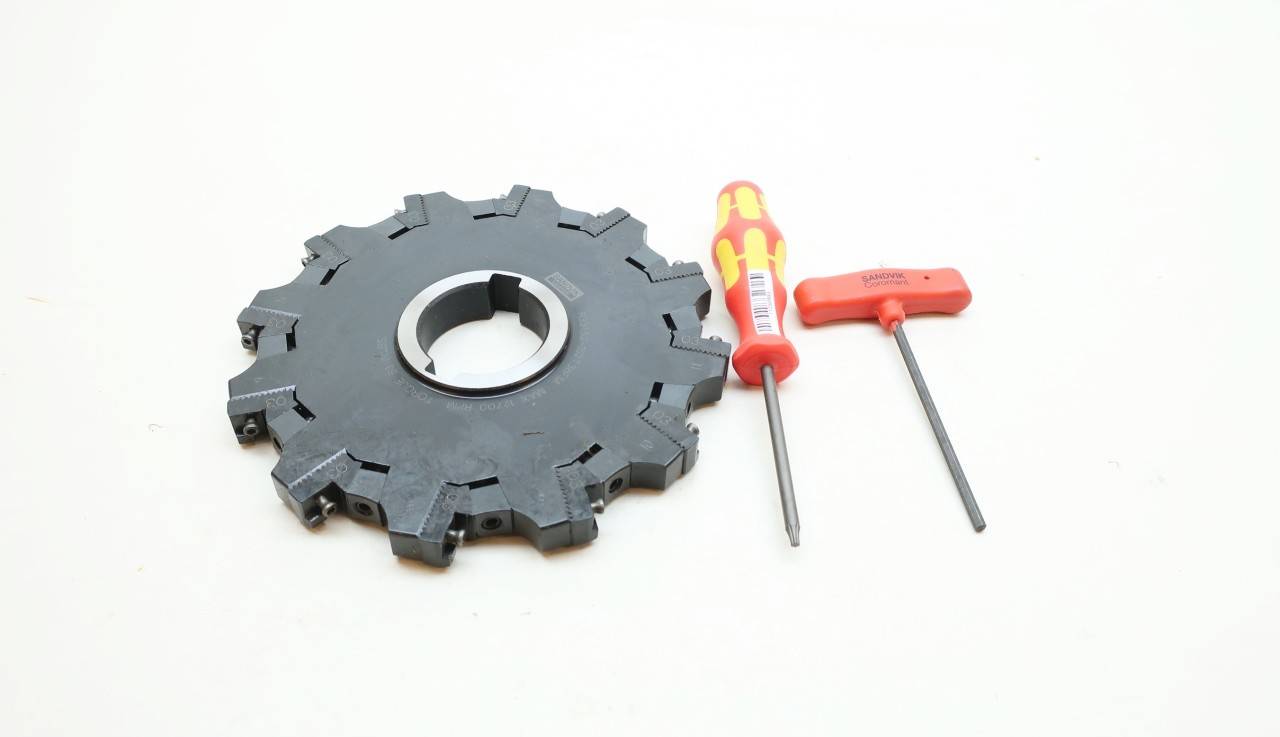 Sandvik R331.52-152T38FM Coromil Half Side And Face Disc Milling Cutter 6in